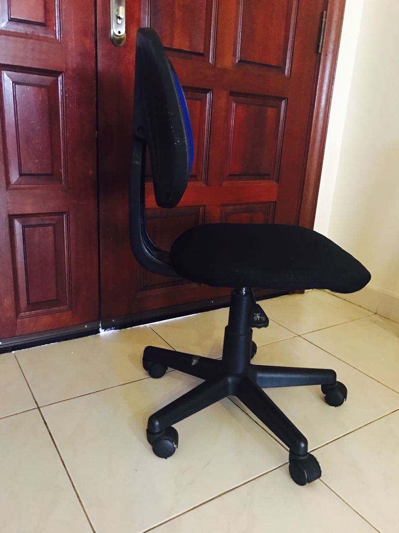 FREE wheelie chair good condition, Furniture & Home Living, Furniture ...