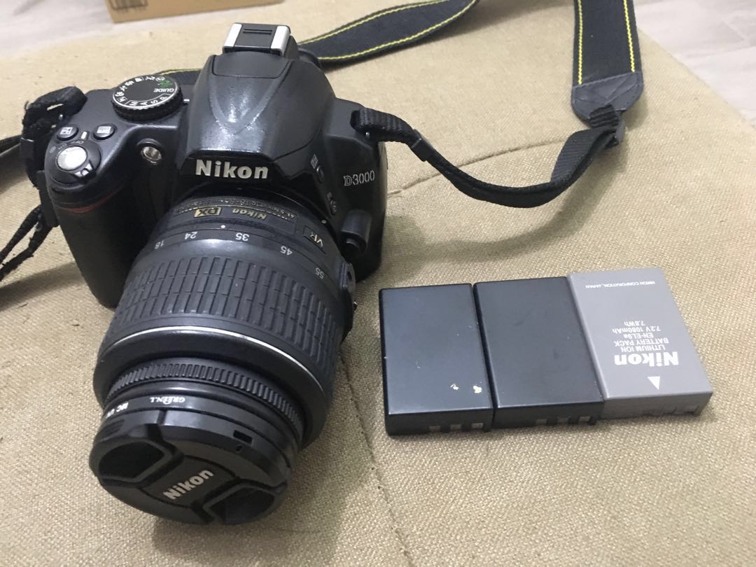 Nikon D3000 (broken screen, cannot display), 攝影器材, 攝錄機 - Carousell
