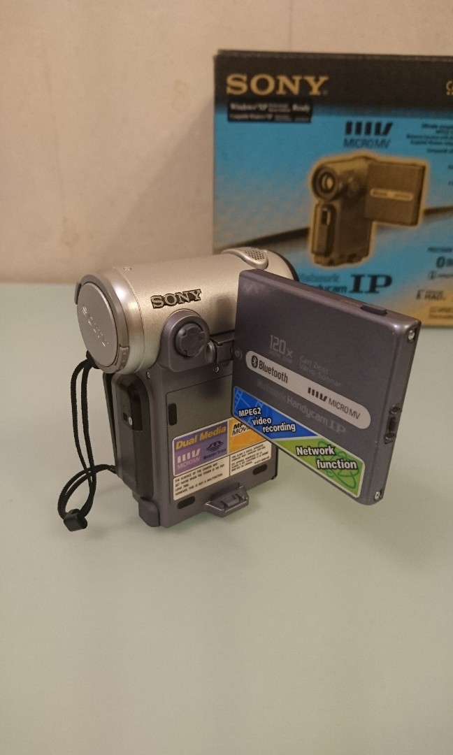 Sony Micro MV --- DCR-IP7BT, 音響器材, 可攜式音響設備 - Carousell