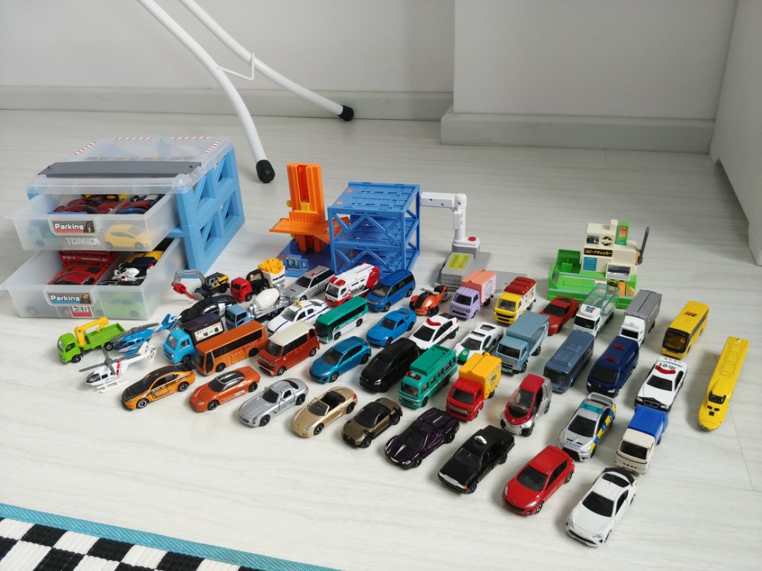 Tomica cars and playset, Hobbies & Toys, Toys & Games on Carousell