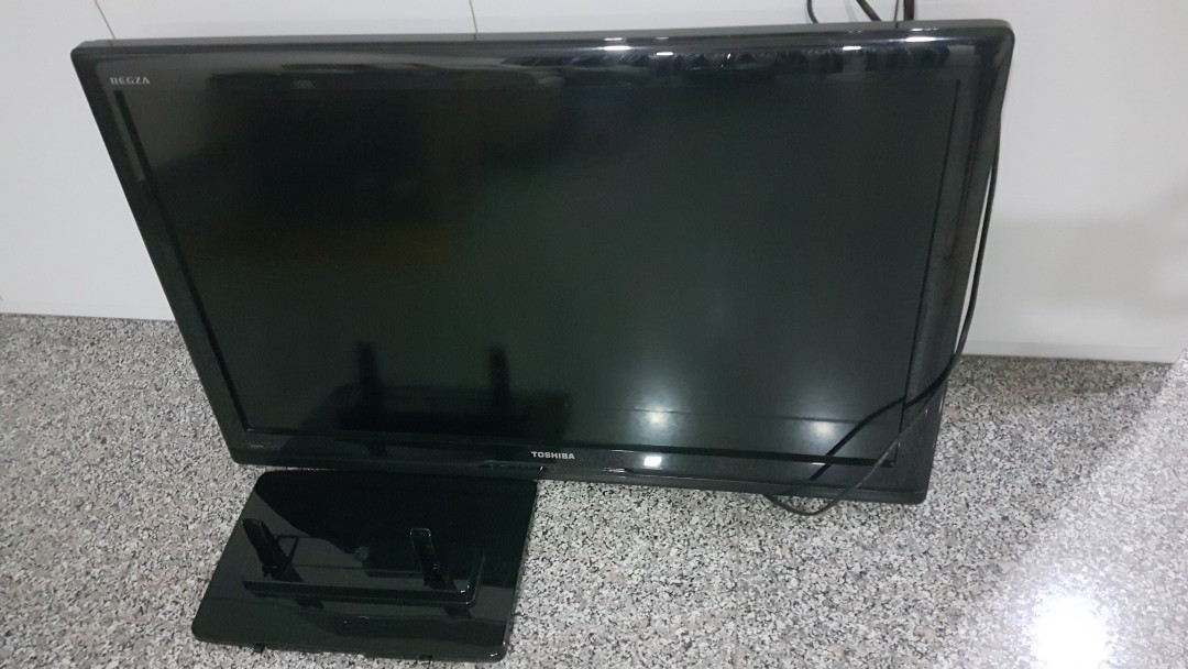 Toshiba 37 inch LCD TV, TV & Home Appliances, TV & Entertainment, TV on ...
