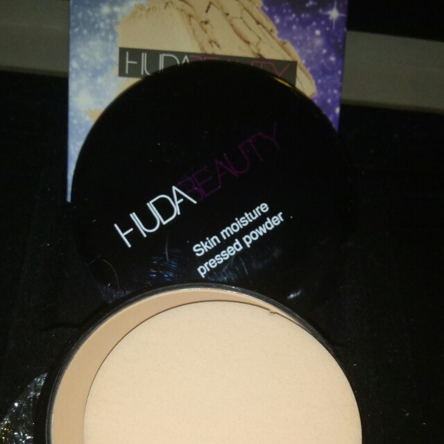 HUDA BEAUTY Matte Foundation Powder Compact, Beauty & Personal Care ...