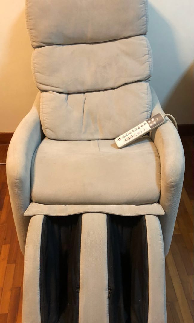 OSIM USoffa Massage Chair, Furniture & Home Living, Furniture, Chairs ...