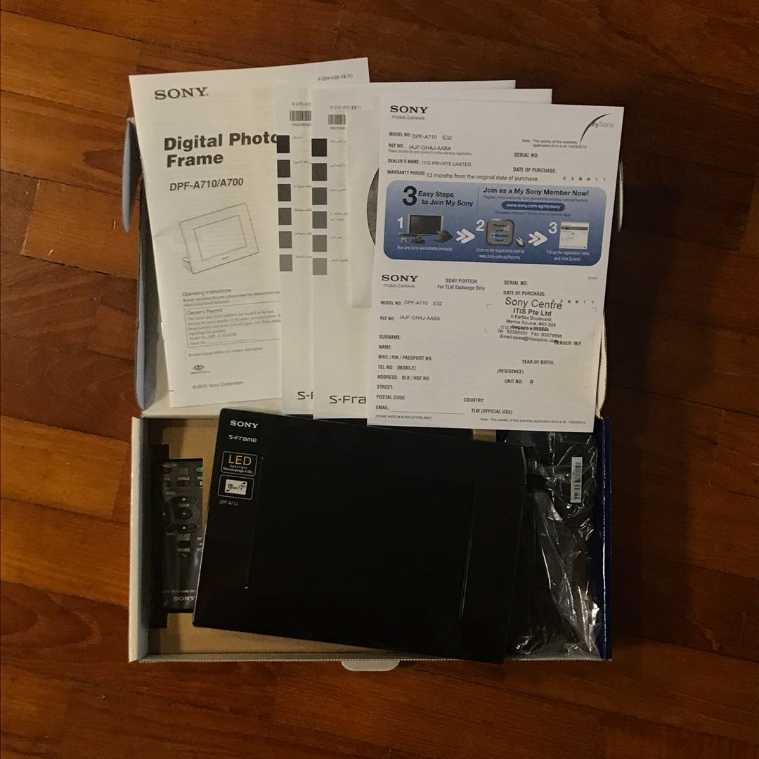 Sony Digital Photo Frame, Furniture & Home Living, Home Decor, Frames ...