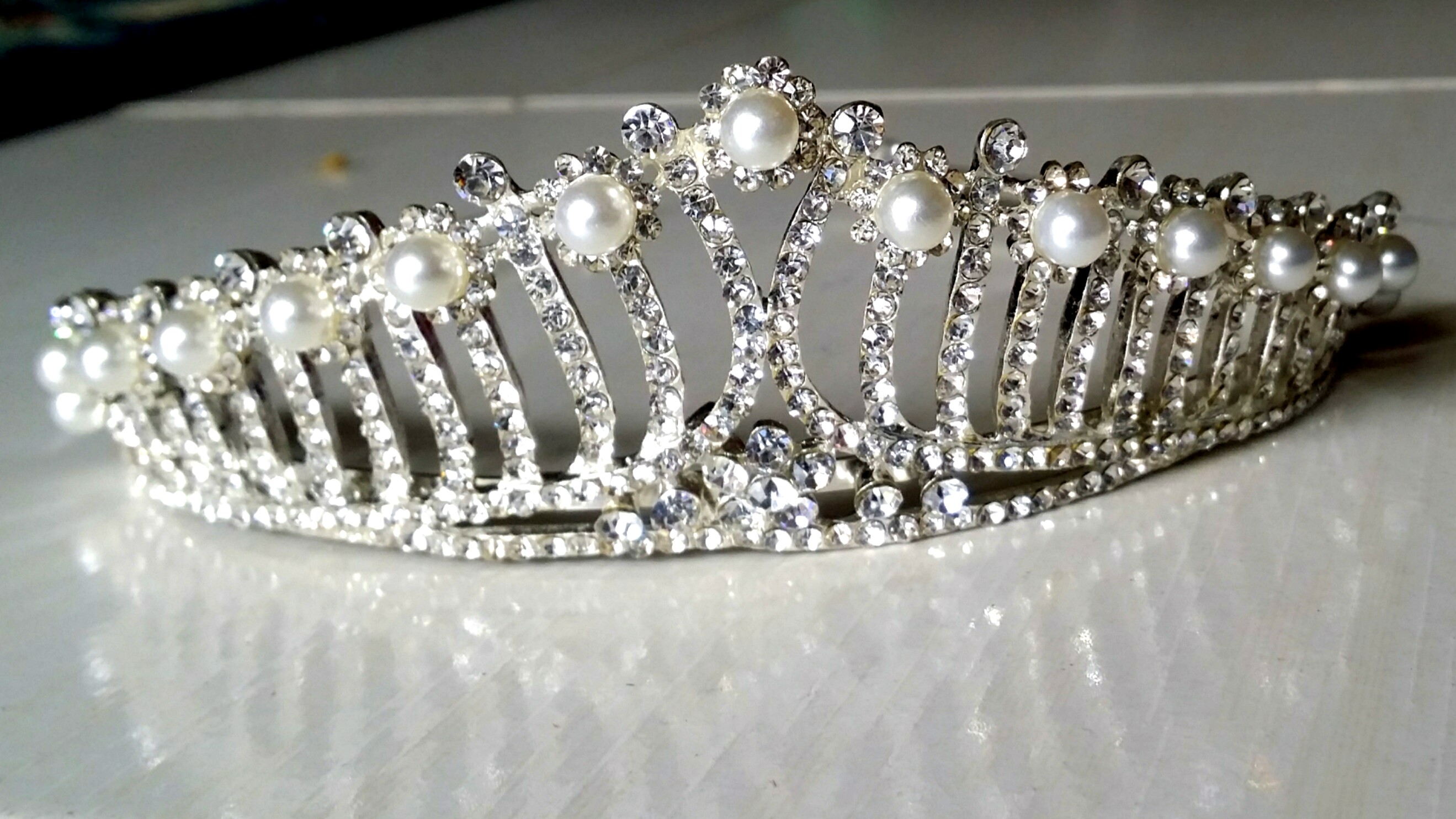 Crown/ Tiara / Wedding Crown, Women's Fashion, Muslimah Fashion, Hijabs ...