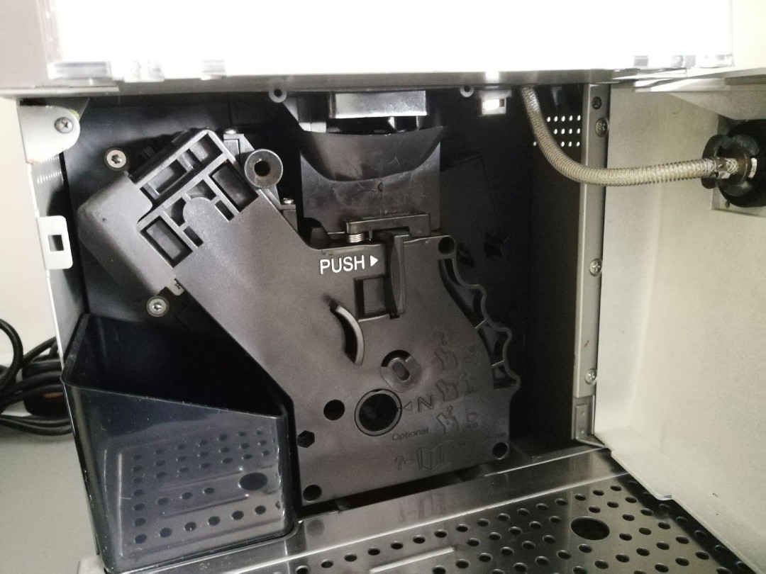 Gaggia Titanium 全自動即磨咖啡機, 家庭電器, 廚房電器, 咖啡機及咖啡壺 - Carousell