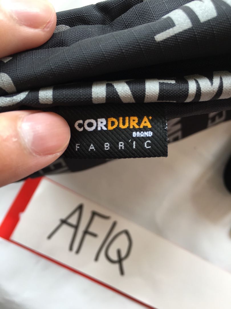 Supreme FW16 3M Shoulder Bag, Men's Fashion, Bags, Sling Bags on Carousell