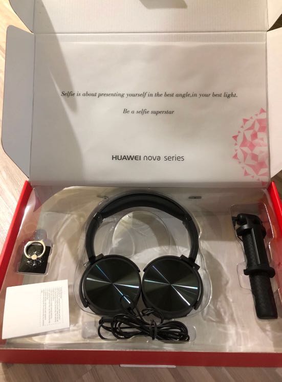 Brand new Huawei headset gift set, Audio, Earphones on Carousell
