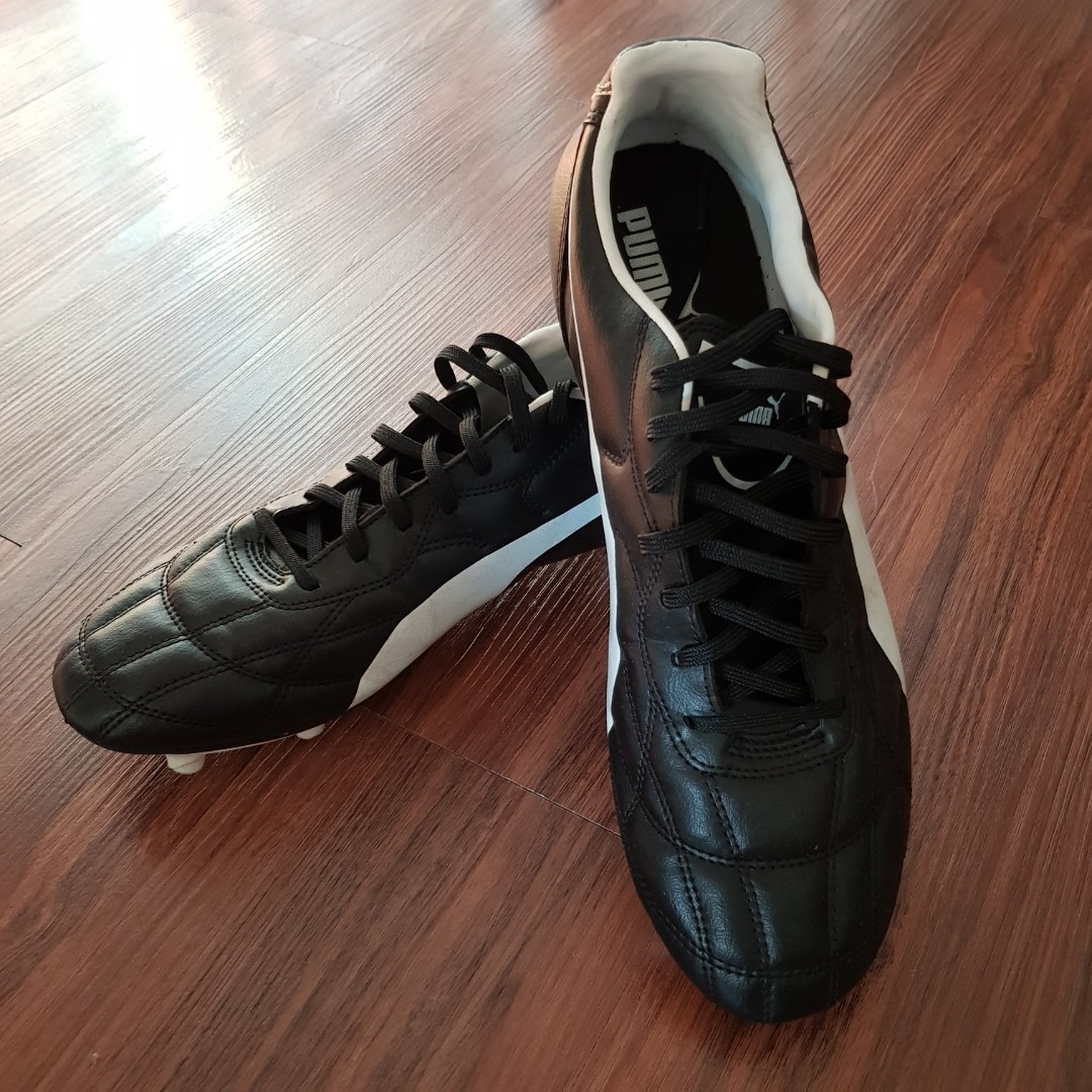 Puma Soccer Boots, Men's Fashion, Footwear, Boots on Carousell