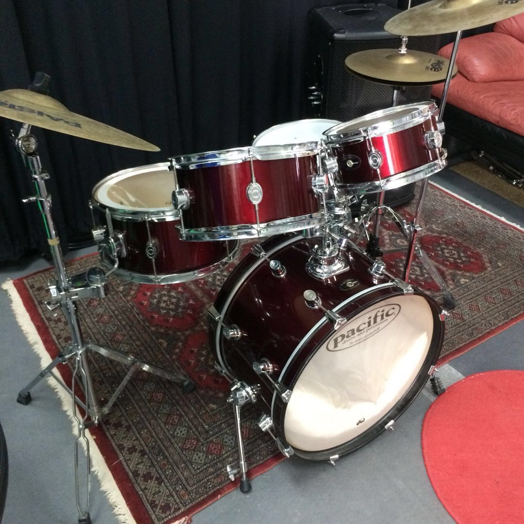 Pacific compact drum kit, Hobbies & Toys, Music & Media, Musical ...