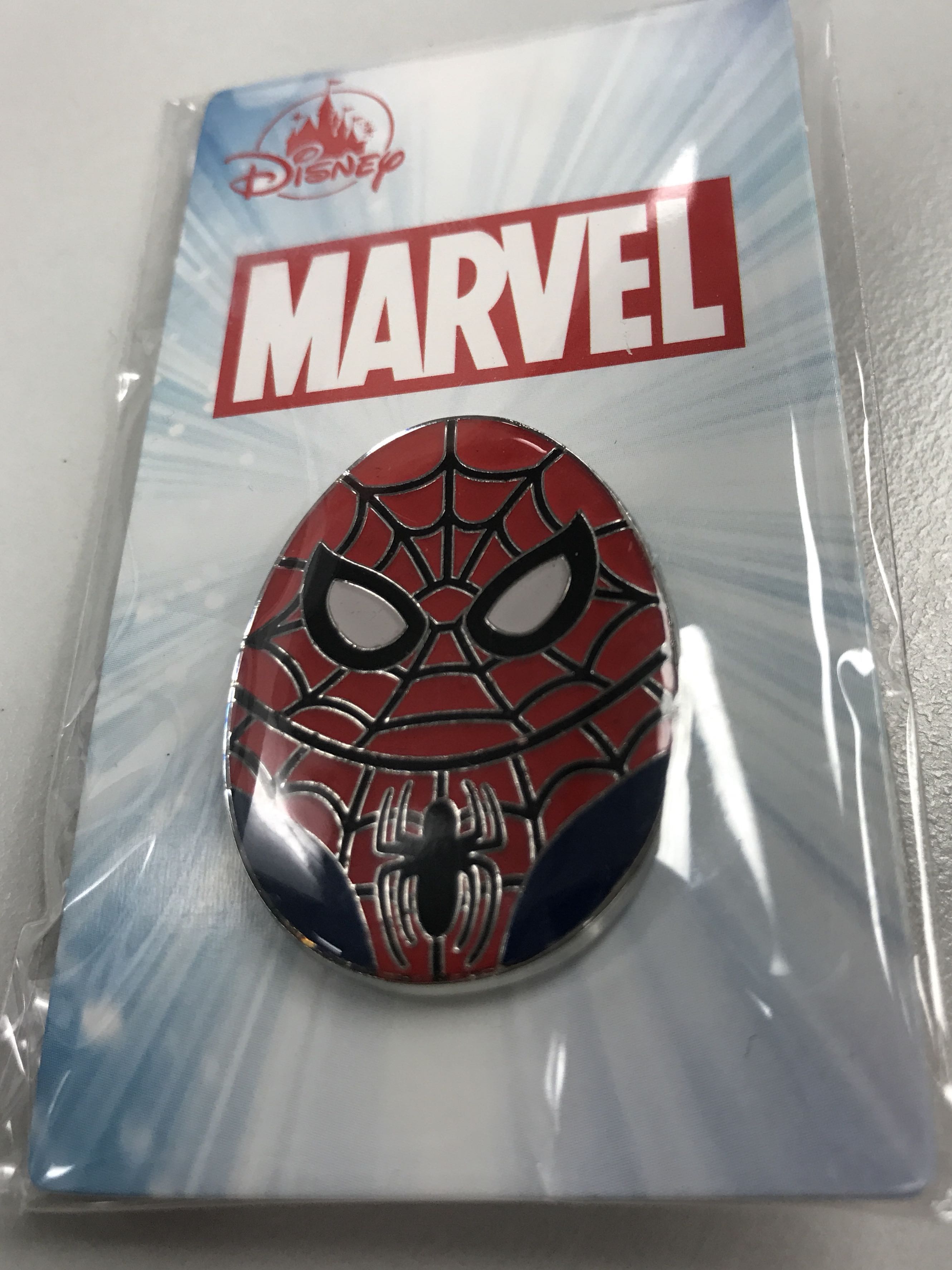 Spider-Man pin Marvel Disney, 興趣及遊戲, 玩具 & 遊戲類 - Carousell