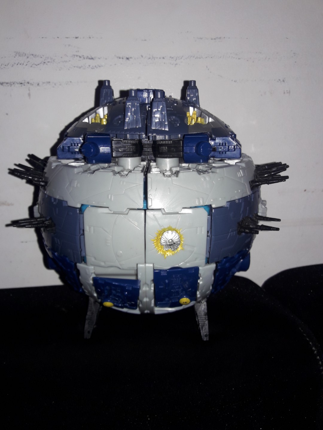 Transformers Cybertron Primus Supreme Cybertron planet, Hobbies & Toys ...