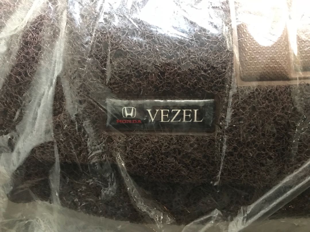 Vazel floor mats, Car Accessories on Carousell