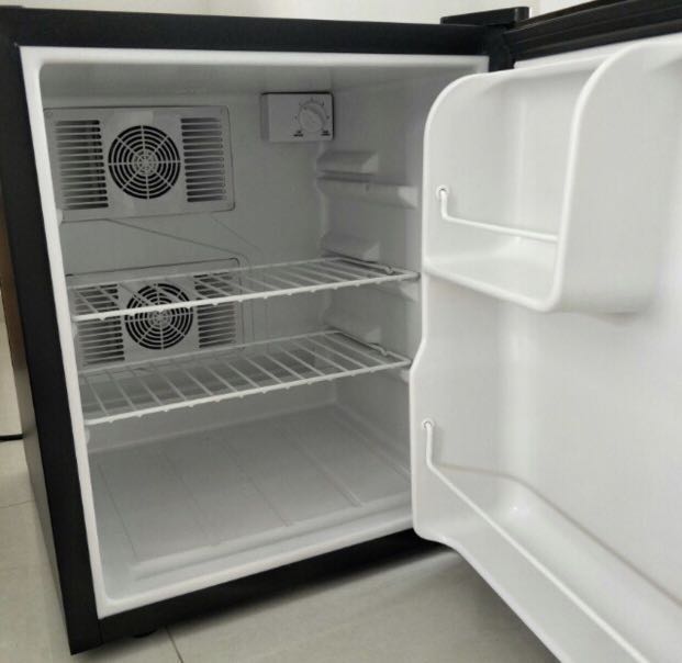 EuropAce Mini fridge ER9250 bar fridge, TV & Home Appliances, Kitchen ...