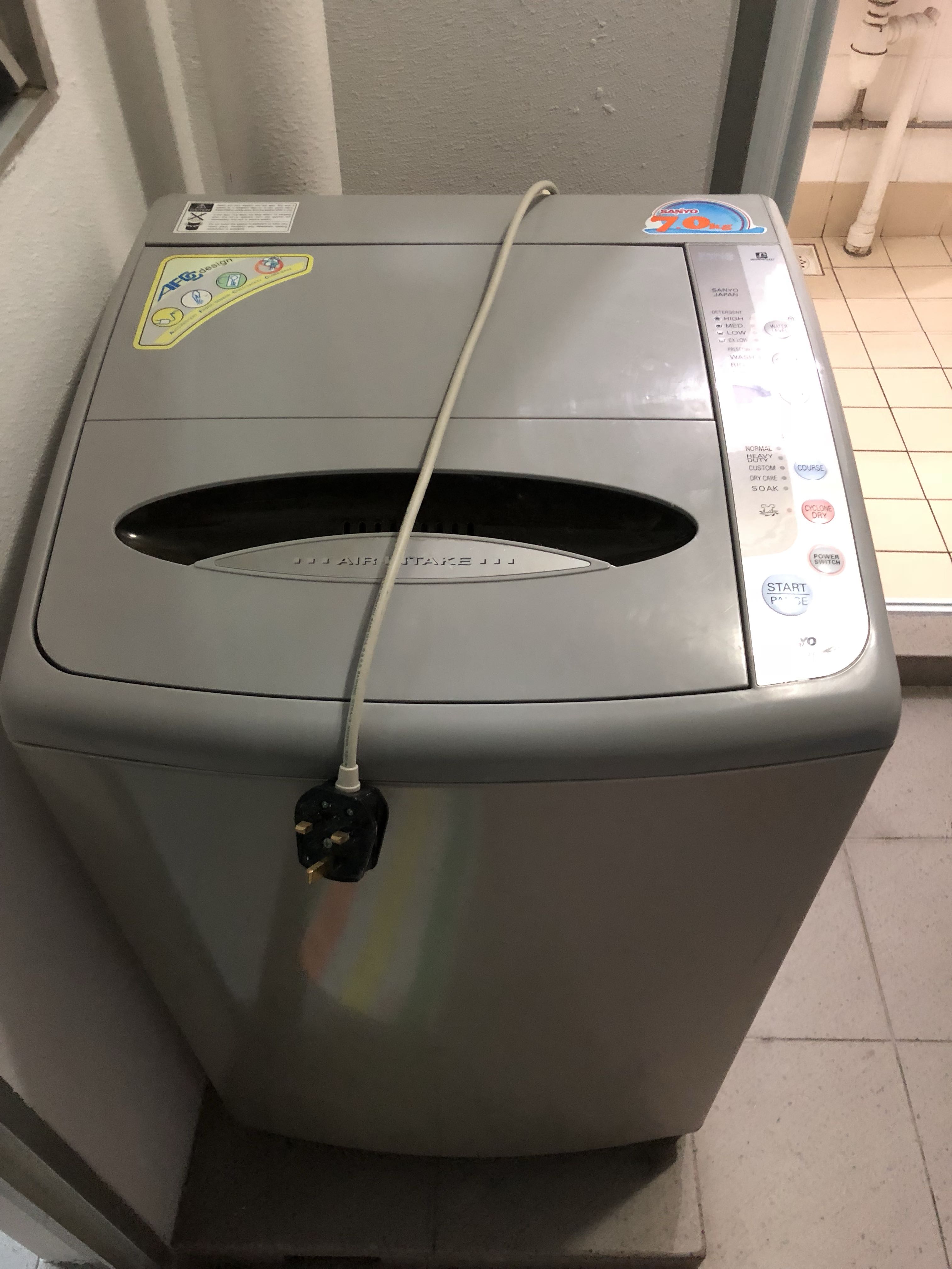 Sanyo washing machine 7kg, TV & Home Appliances on Carousell