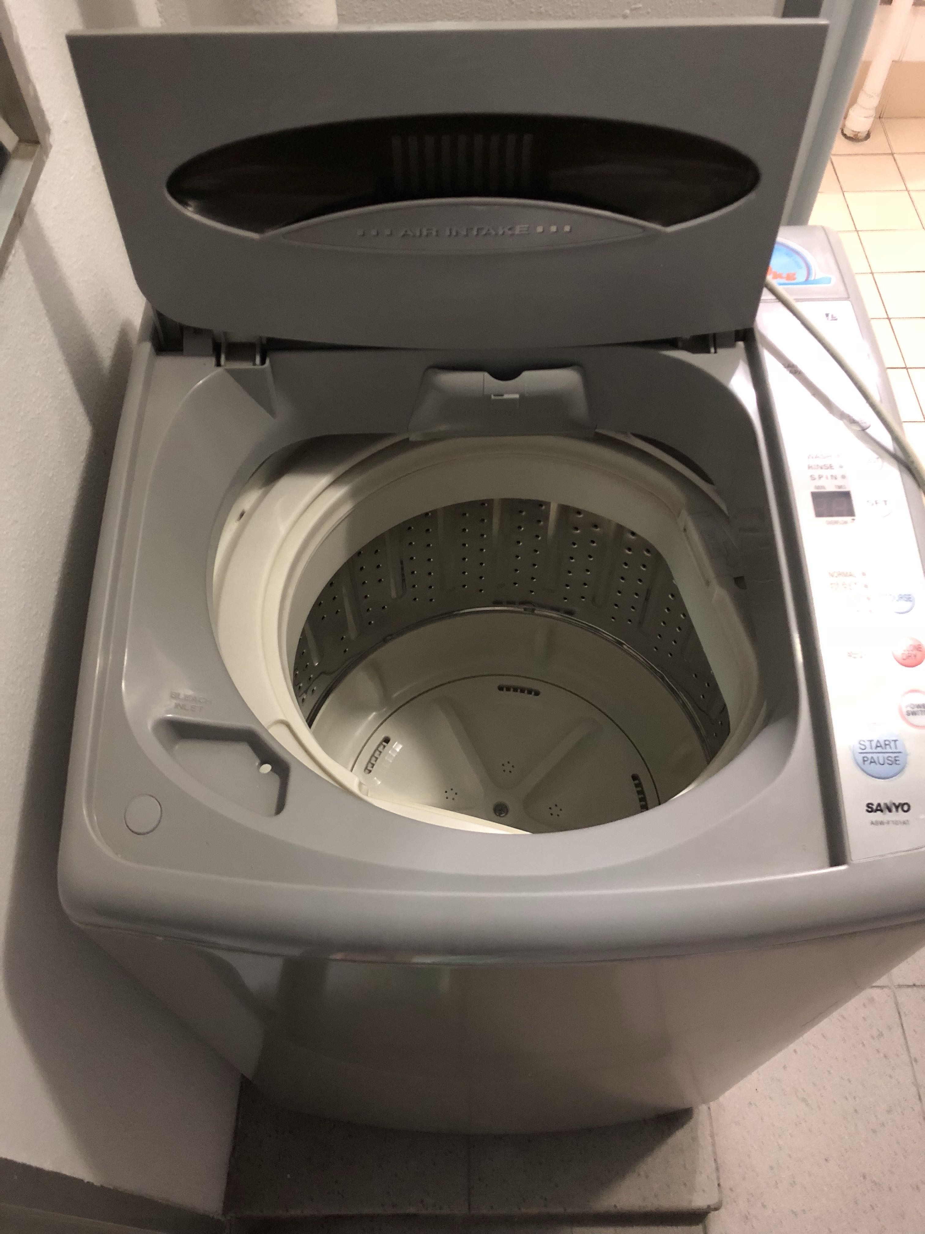 Sanyo washing machine 7kg, TV & Home Appliances on Carousell