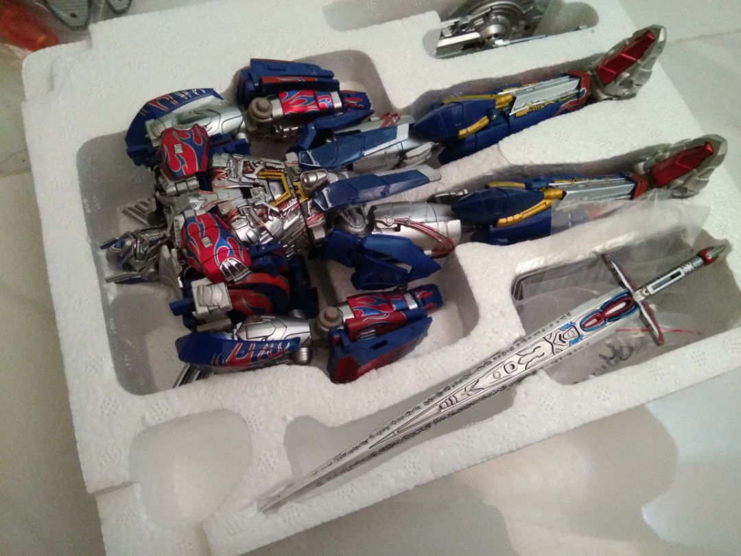 (Back in Box) Alien Attack El-Cid / Optimus Prime, Hobbies & Toys, Toys ...