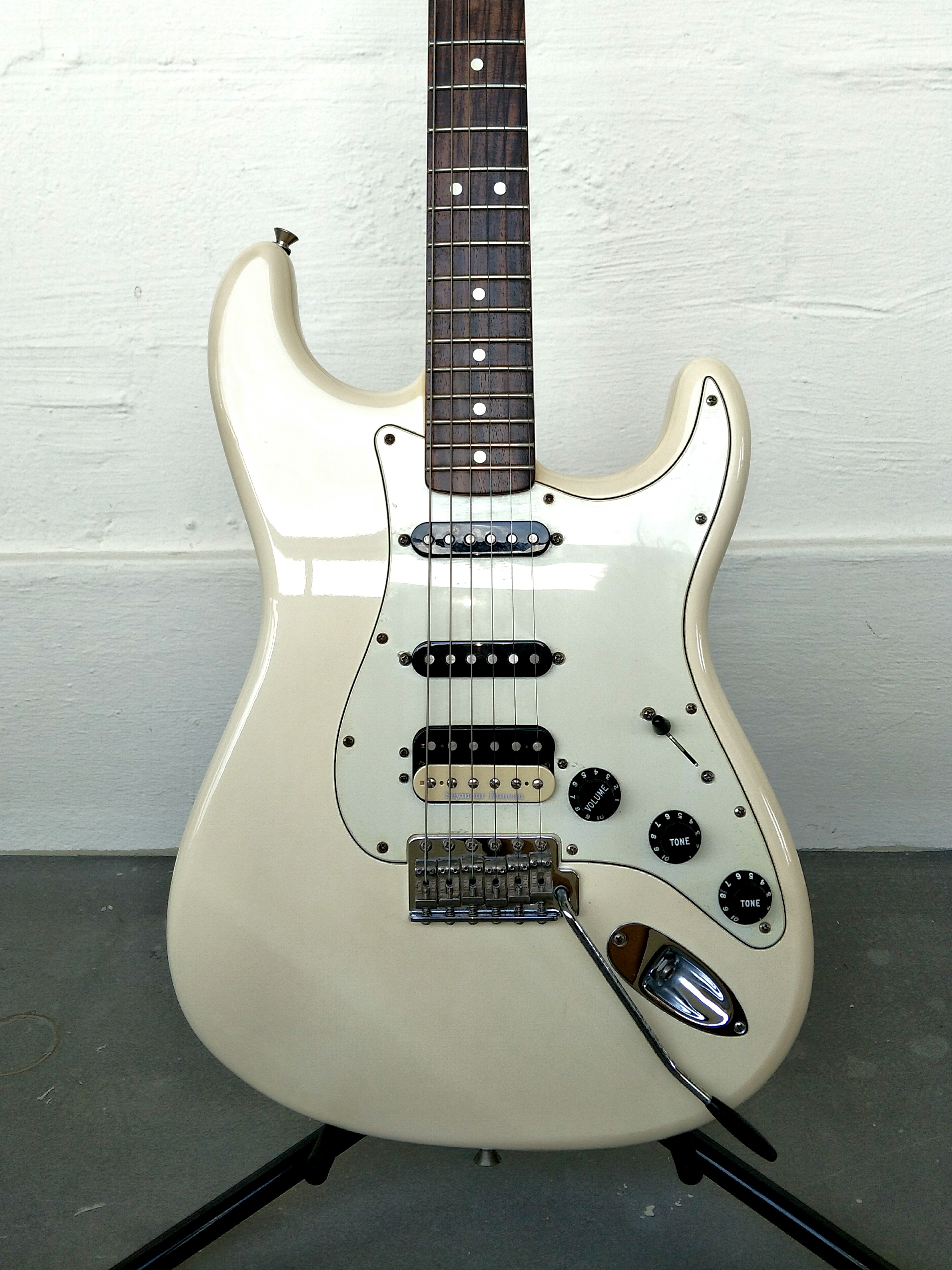 Fender Deluxe Fat Strat HSS Stratocaster, Electric Guitar, Hobbies ...