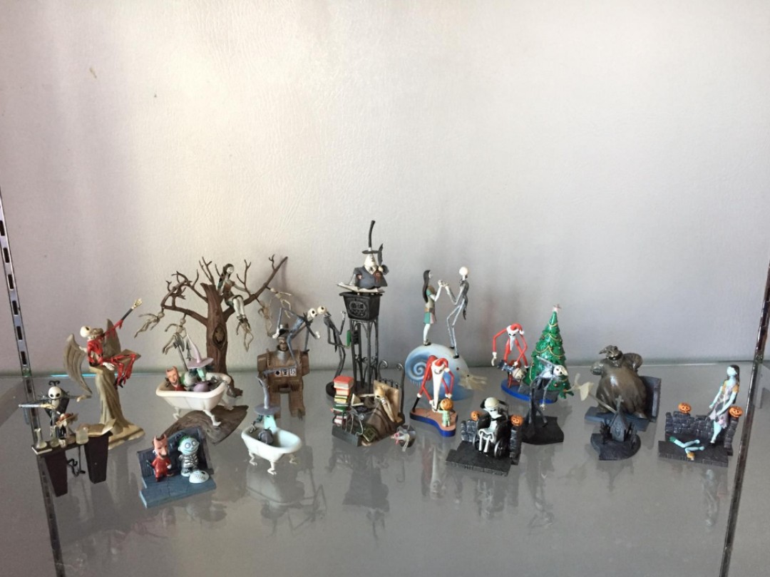 Nightmare before Christmas Miniatures with diorama, Toys & Games ...