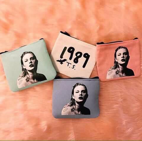 Taylor Swift, Women's Fashion, Bags & Wallets, Cross-body Bags on Carousell