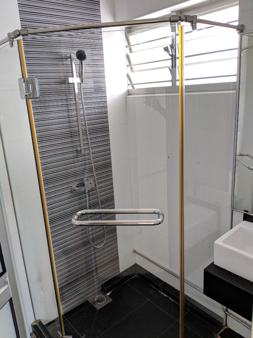 Bright, spacious, 5 room point-block unit near Fengshan 85, Property ...