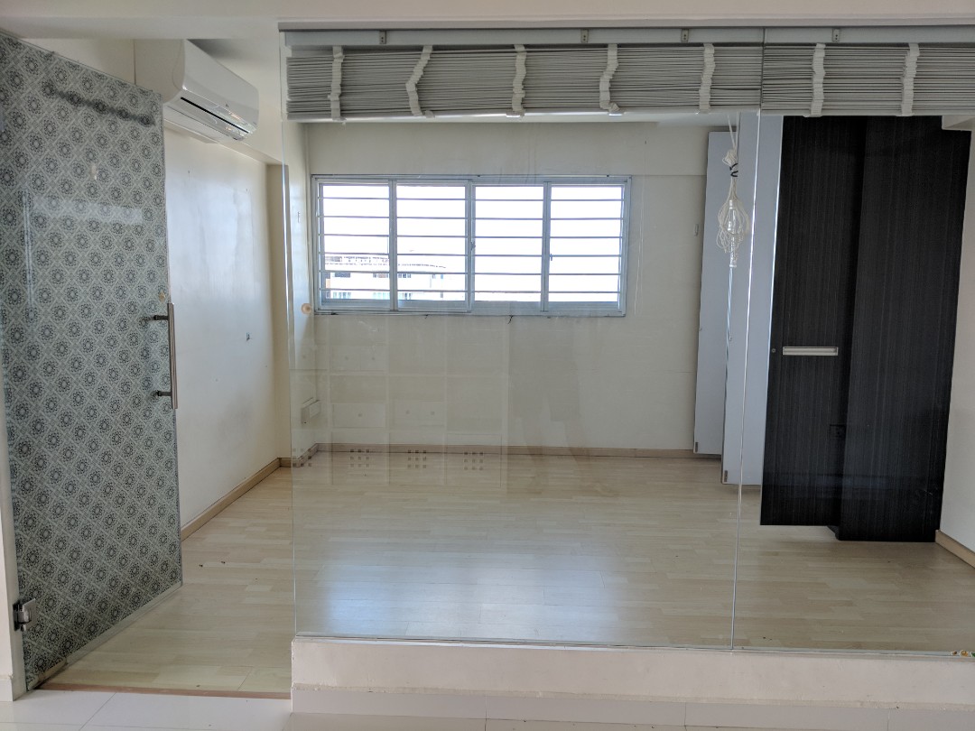 Bright, spacious, 5 room point-block unit near Fengshan 85, Property ...