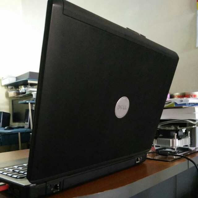 Dell Vostro 1400 business laptop