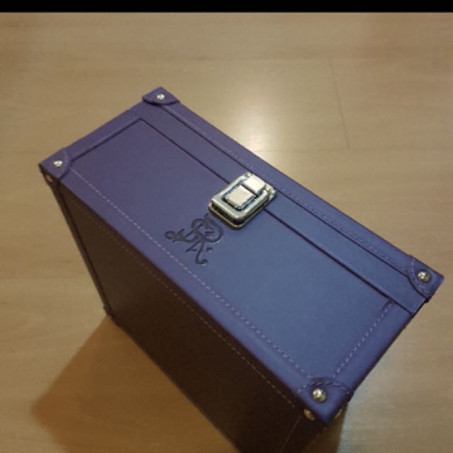 St regis BOX, Luxury, Accessories on Carousell