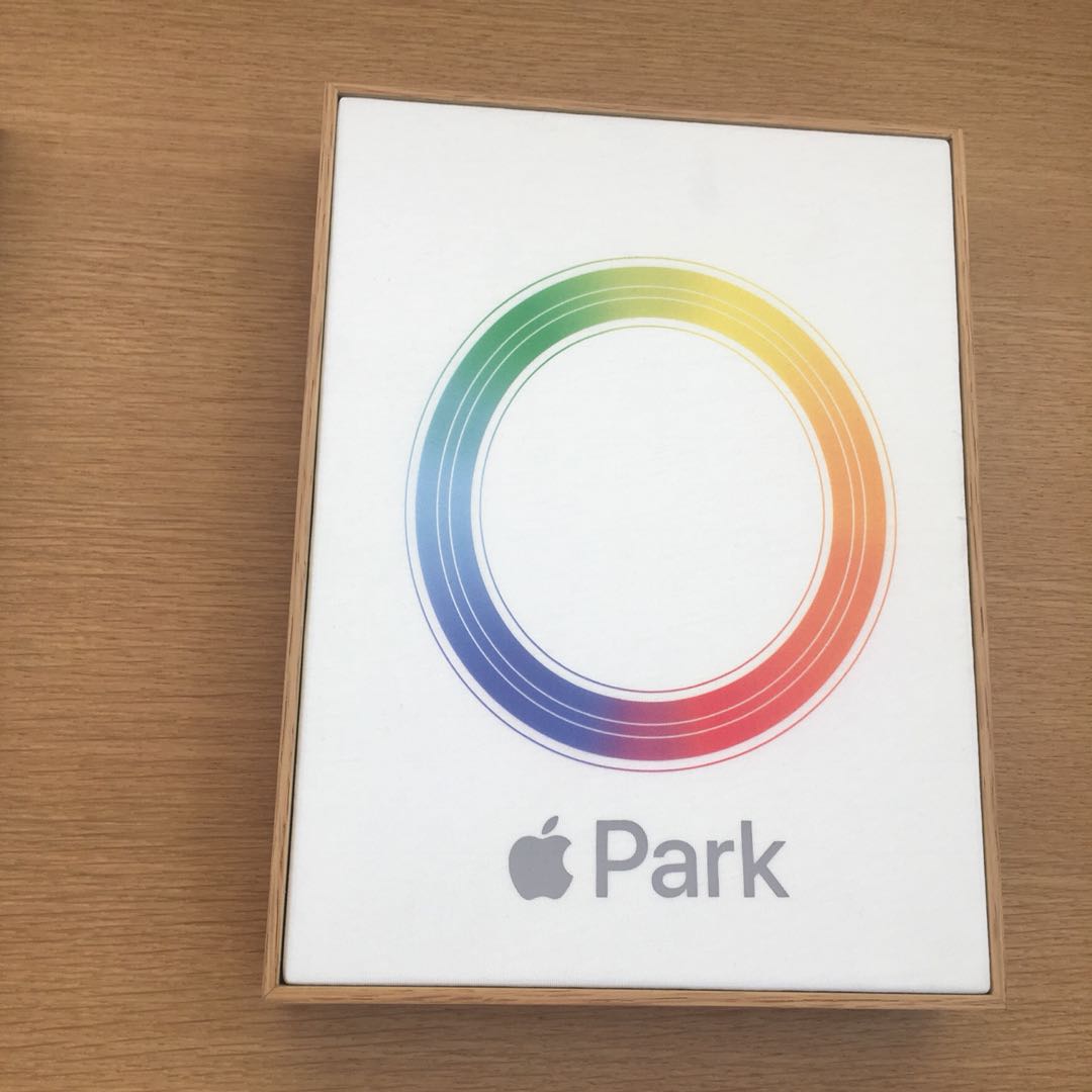 Official Apple T-shirt for Apple fans ( Apple merchandise from Apple ...