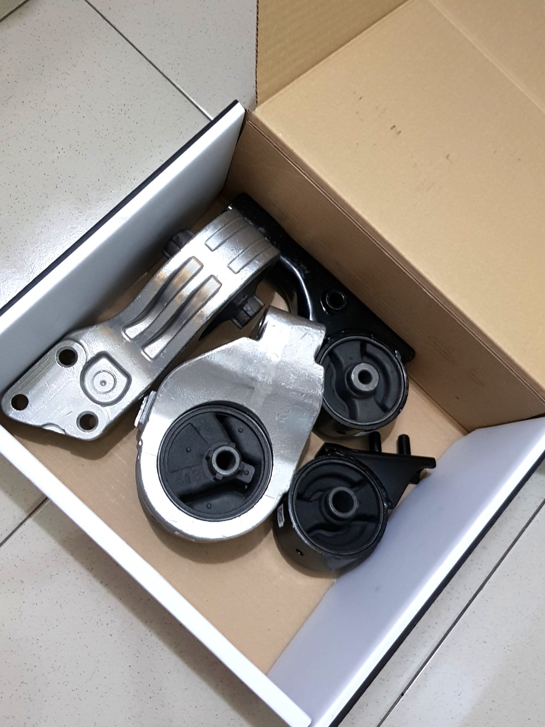 SAGA Flx Engine Mounting Set, Auto Accessories on Carousell