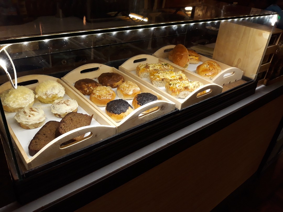 BREAD DISPLAY GLASS, TV & Home Appliances, Kitchen Appliances, Other ...