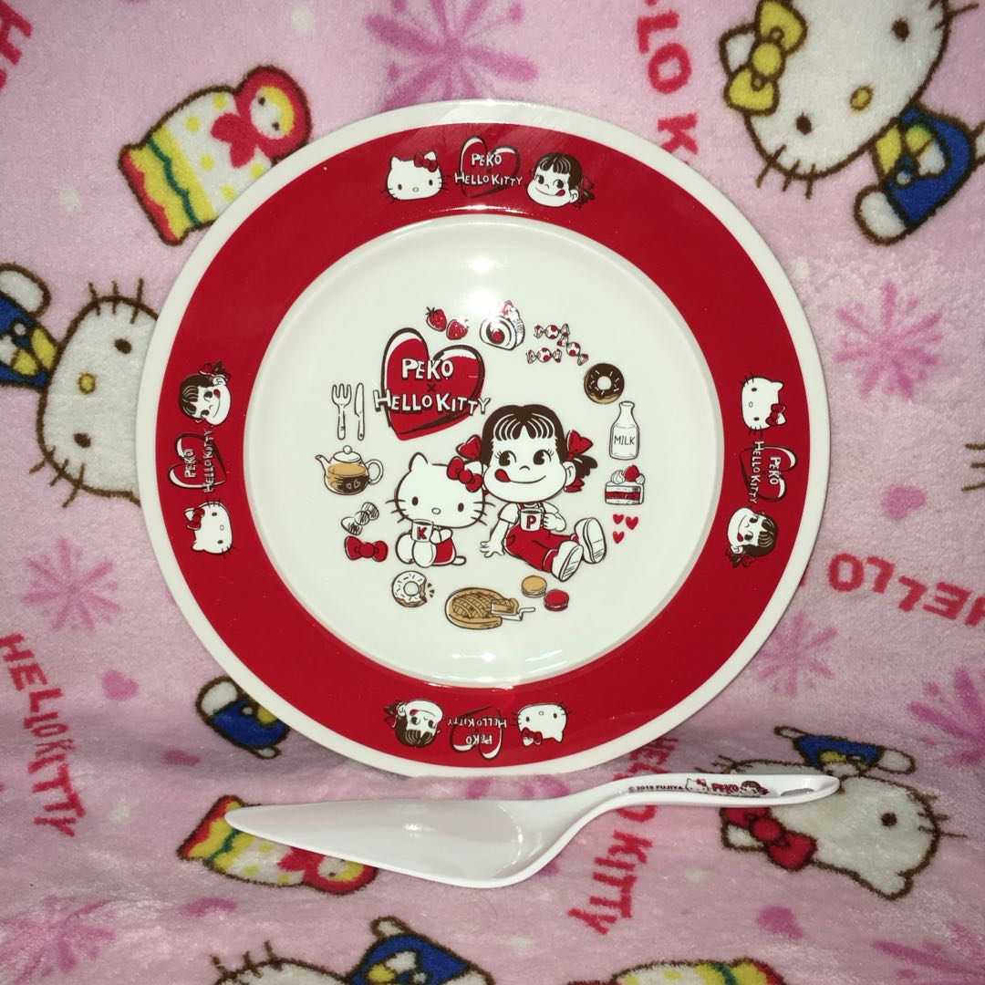Hello Kitty x Peko 28cm Extra Large Ceramic Plate with Plastic Cake ...