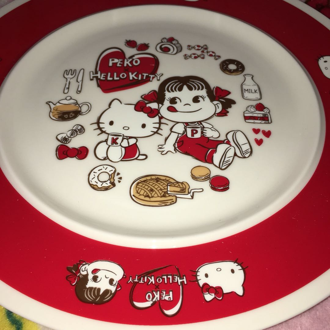 Hello Kitty x Peko 28cm Extra Large Ceramic Plate with Plastic Cake Server, TV & Home Appliances ...