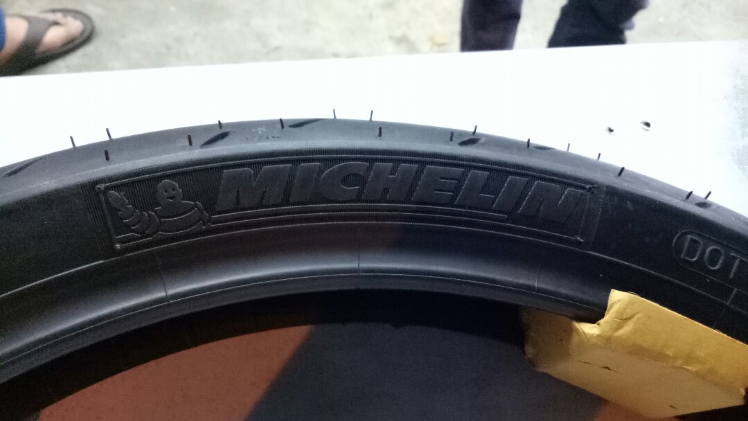 Tayar MICHELIN pilot motogp, Motorbikes on Carousell