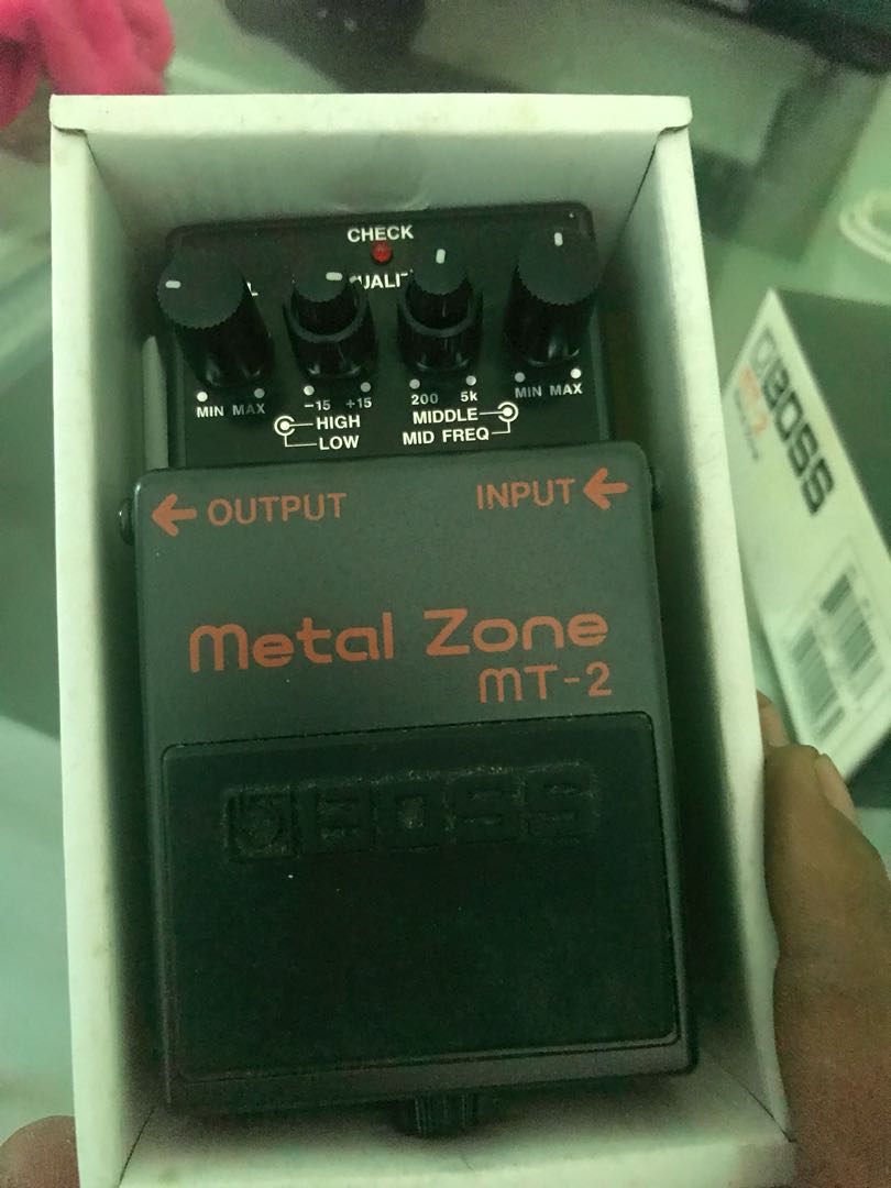 Boss Metal Zone MT-2, Hobbies & Toys, Music & Media, Musical ...