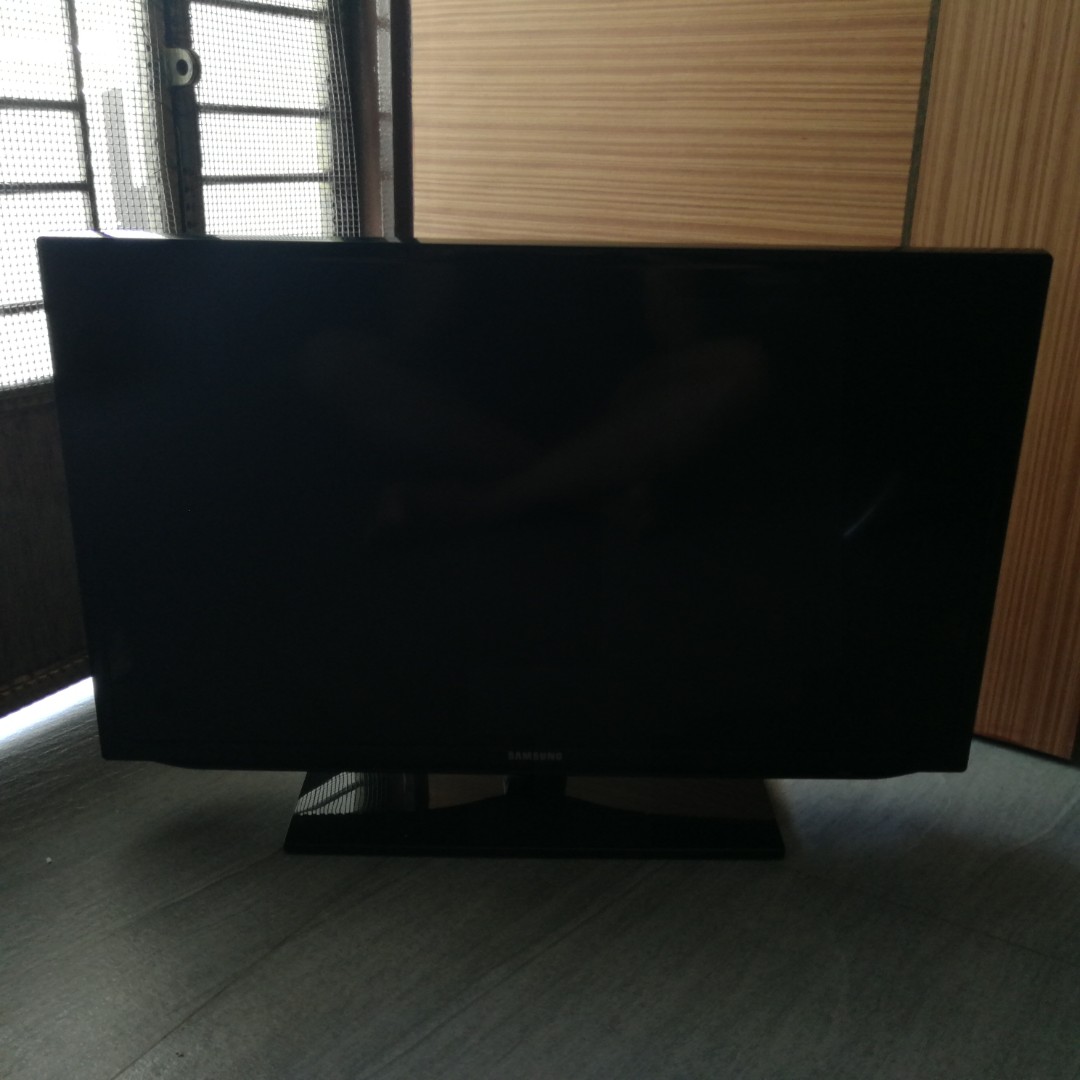 Samsung Series 5 32 inch LED TV, TV & Home Appliances, TV ...