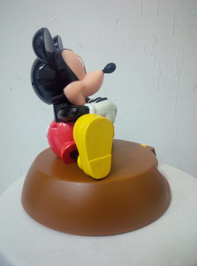 Jam micky mouse dengan kepala gerak, Hobbies & Toys, Collectibles ...