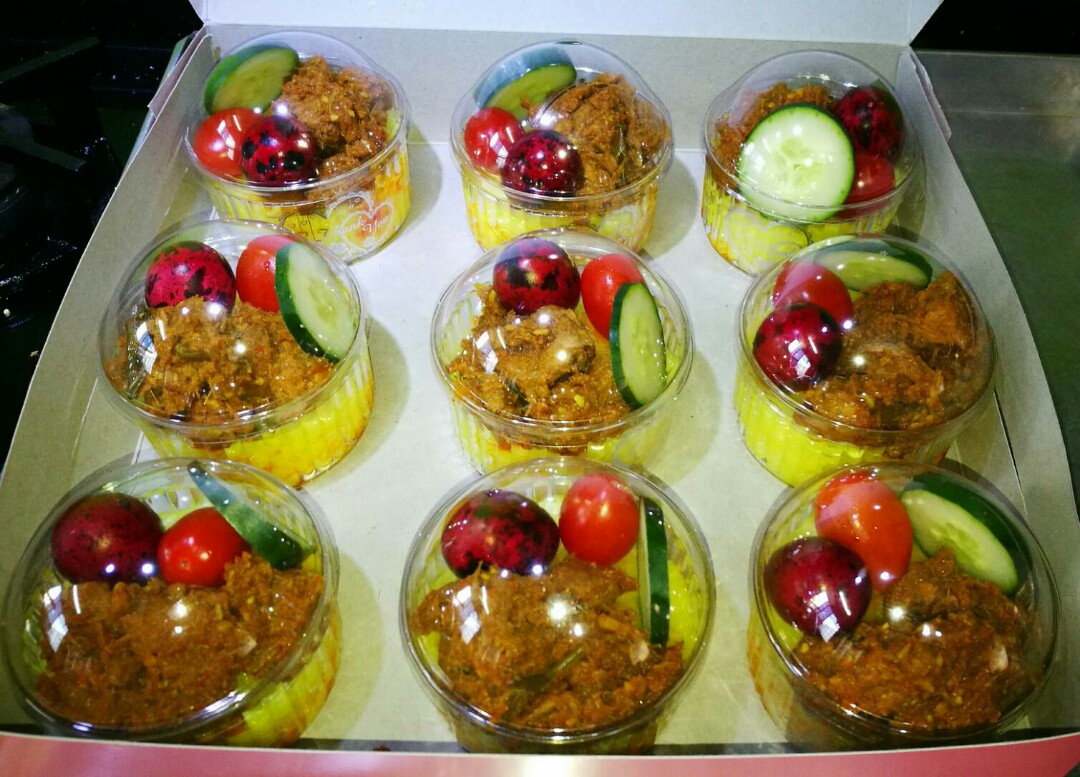 Pulut Kuning (Yellow Glutinous) with rendang, Food & Drinks, Local Eats ...