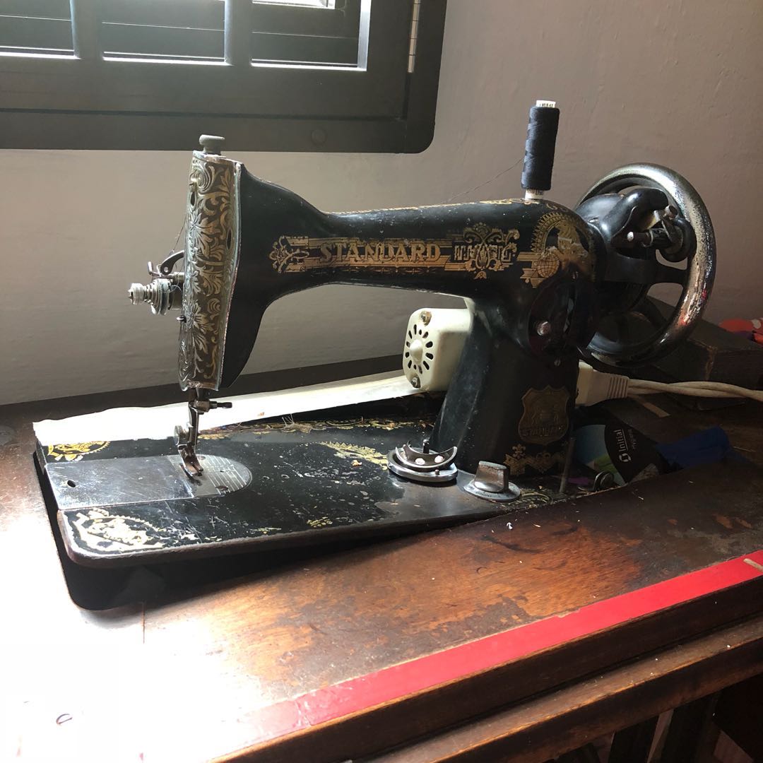 Standard Sewing Machine, Hobbies & Toys, Memorabilia & Collectibles ...