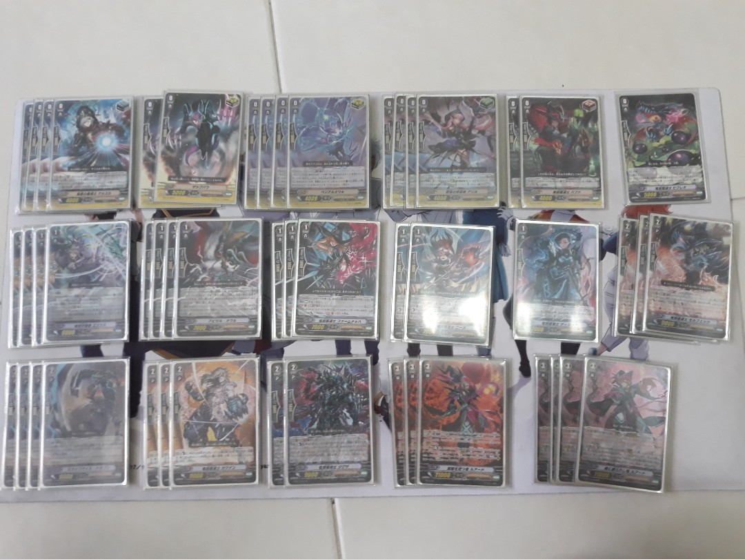 Cardfight Vanguard Shadow Paladin Luard Deck, Hobbies & Toys, Toys ...