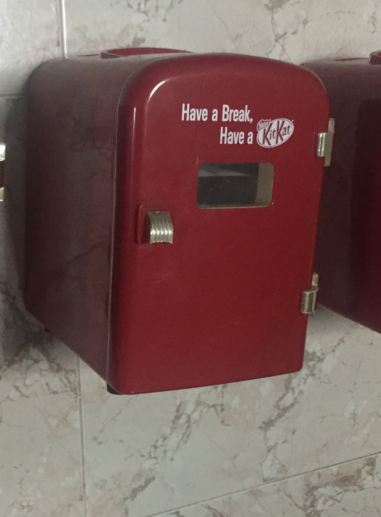 Kit Kat Mini Fridge, TV & Home Appliances, Kitchen Appliances ...