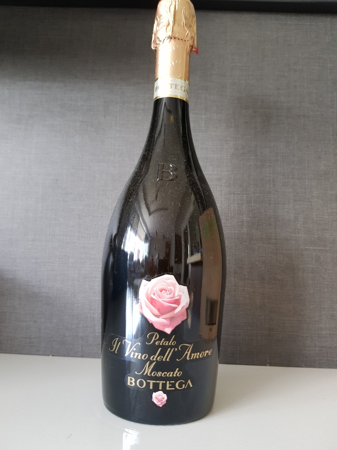 Moscato, Food & Drinks, Alcoholic Beverages on Carousell