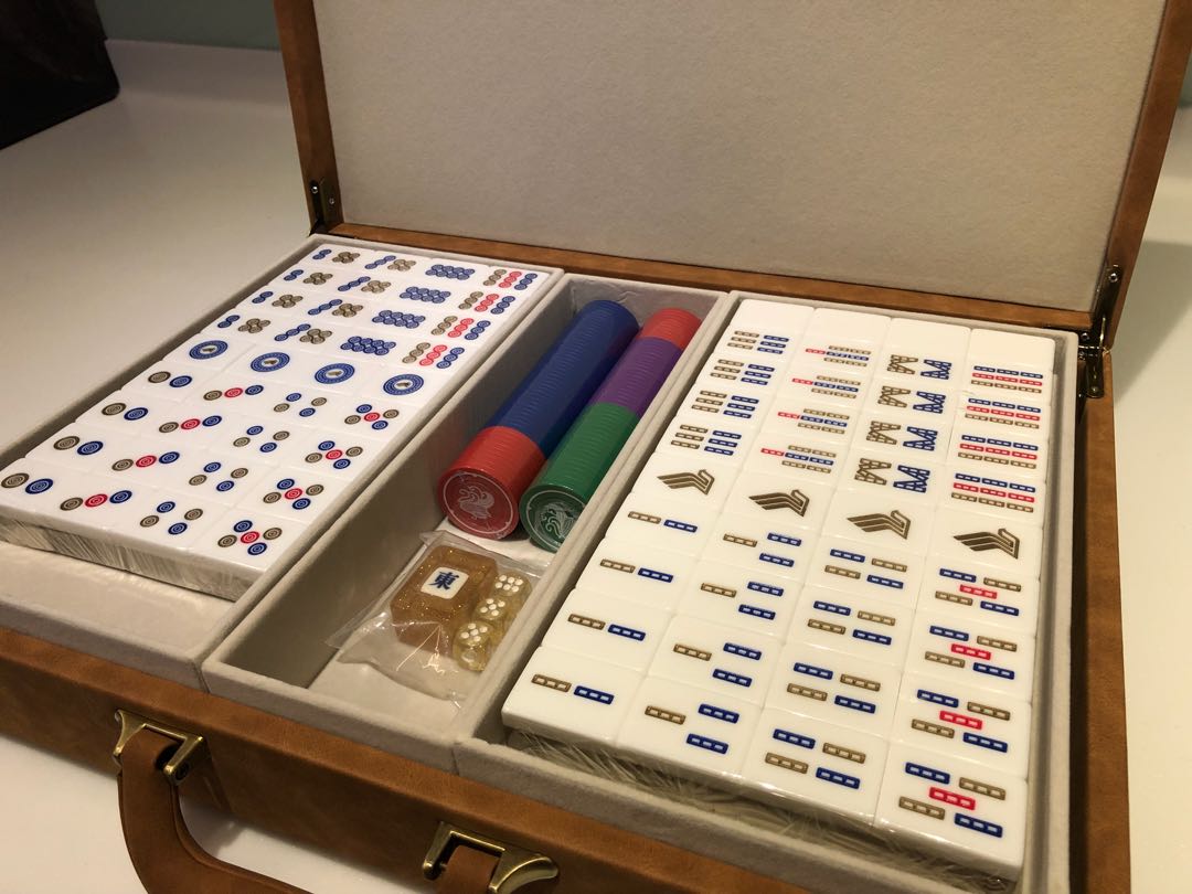 Singapore Airlines SQ Limited Edition Mahjong Set, Hobbies & Toys, Toys ...