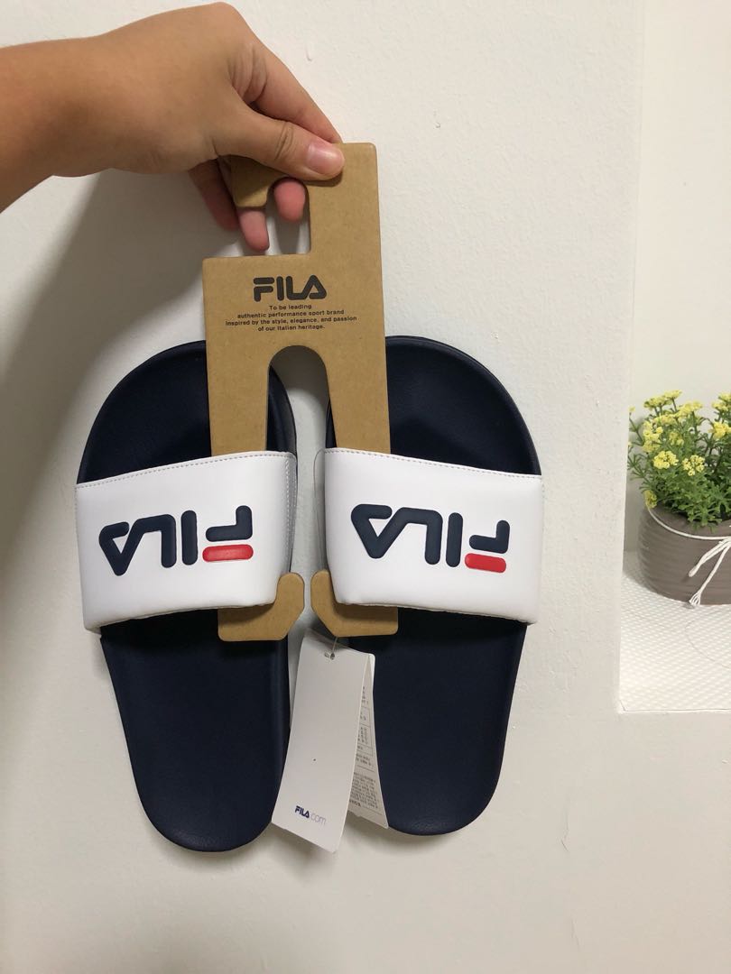 fila sliders, Women's Fashion, Footwear, Flipflops and Slides on Carousell