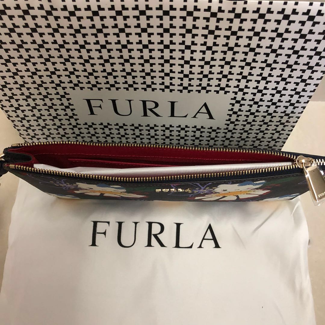 Furla Envelope Hello Kitty Collection , Women's Fashion, Bags & Wallets ...