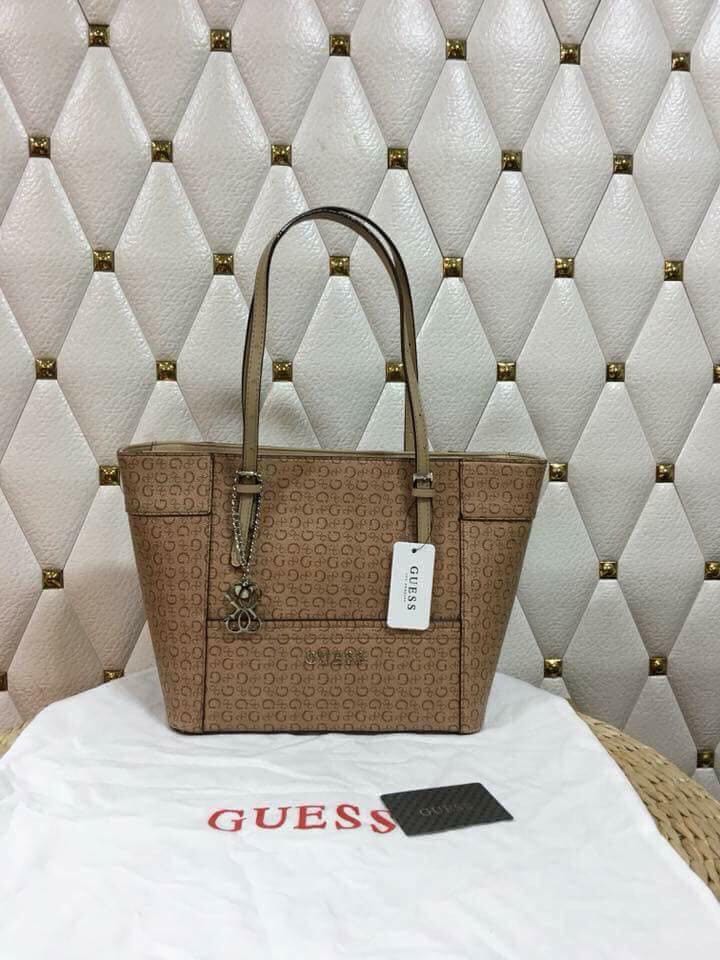 Guess Large tote bags, Women's Fashion, Bags & Wallets, Tote Bags on ...