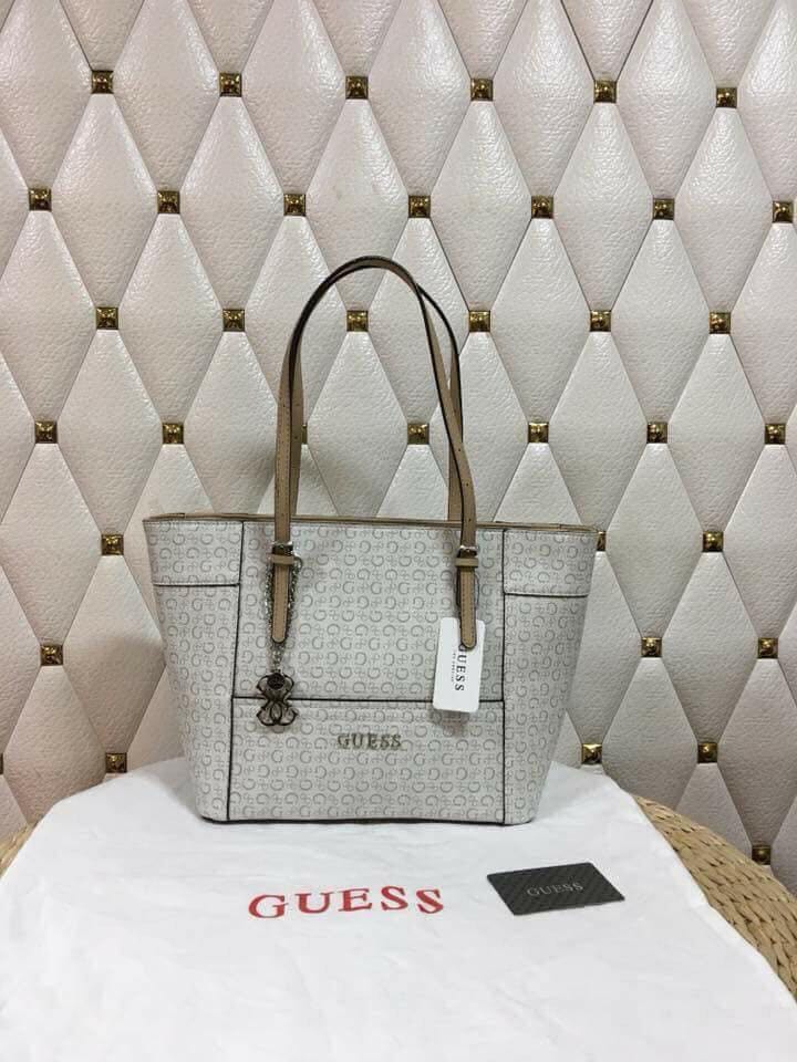 Guess Large tote bags, Women's Fashion, Bags & Wallets, Tote Bags on ...