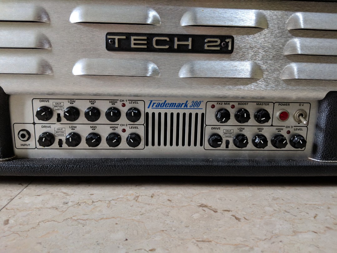 Tech 21 Trademark 300 Amplifier Head with Original Footswitch USA Made ...