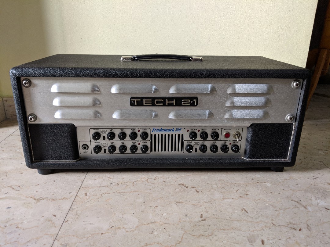 Tech 21 Trademark 300 Amplifier Head with Original Footswitch USA Made ...
