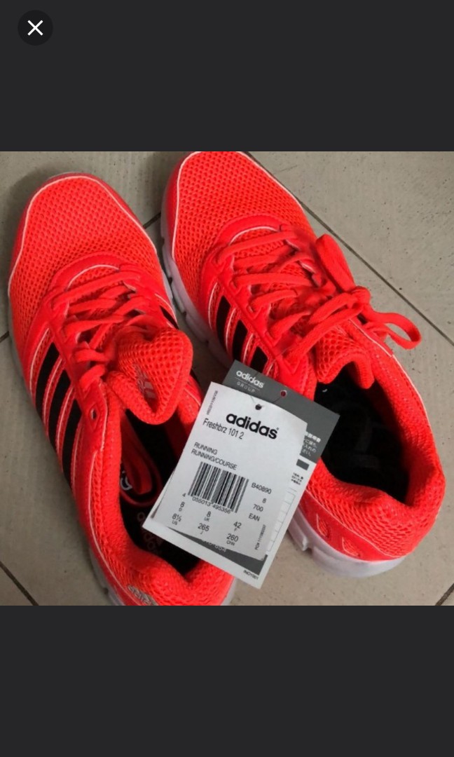 全新adidas 42號 波鞋 冇鞋盒, 男裝, 鞋, 波鞋 - Carousell